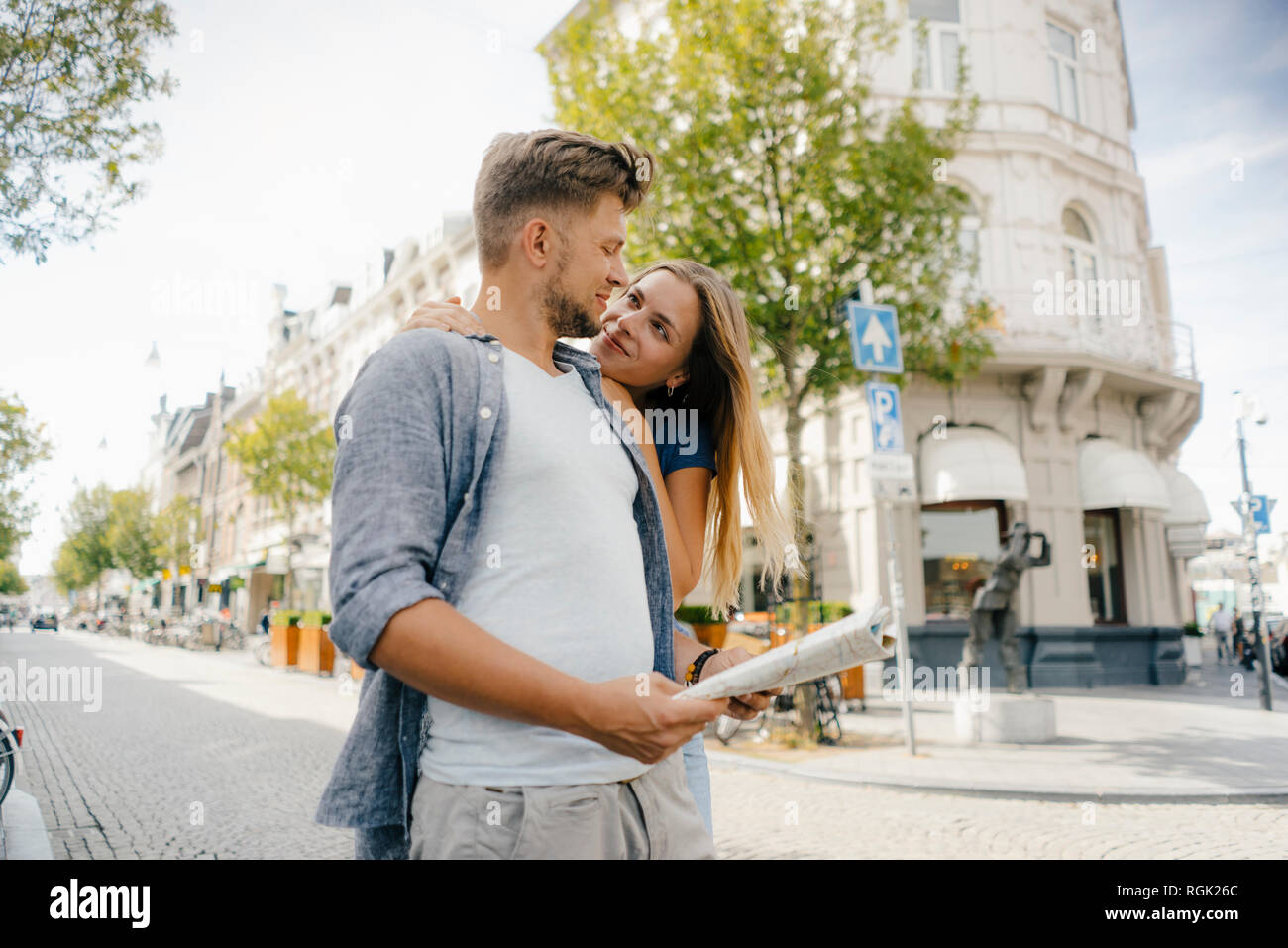 Explore cities hi-res stock photography and images - Alamy