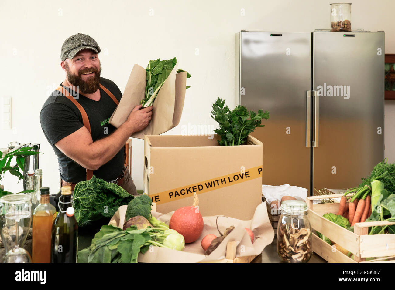 Ups delivery man hi-res stock photography and images - Alamy