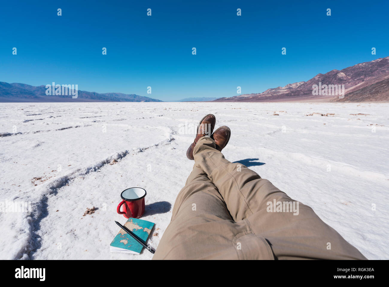 Legs sprawled hi-res stock photography and images - Alamy