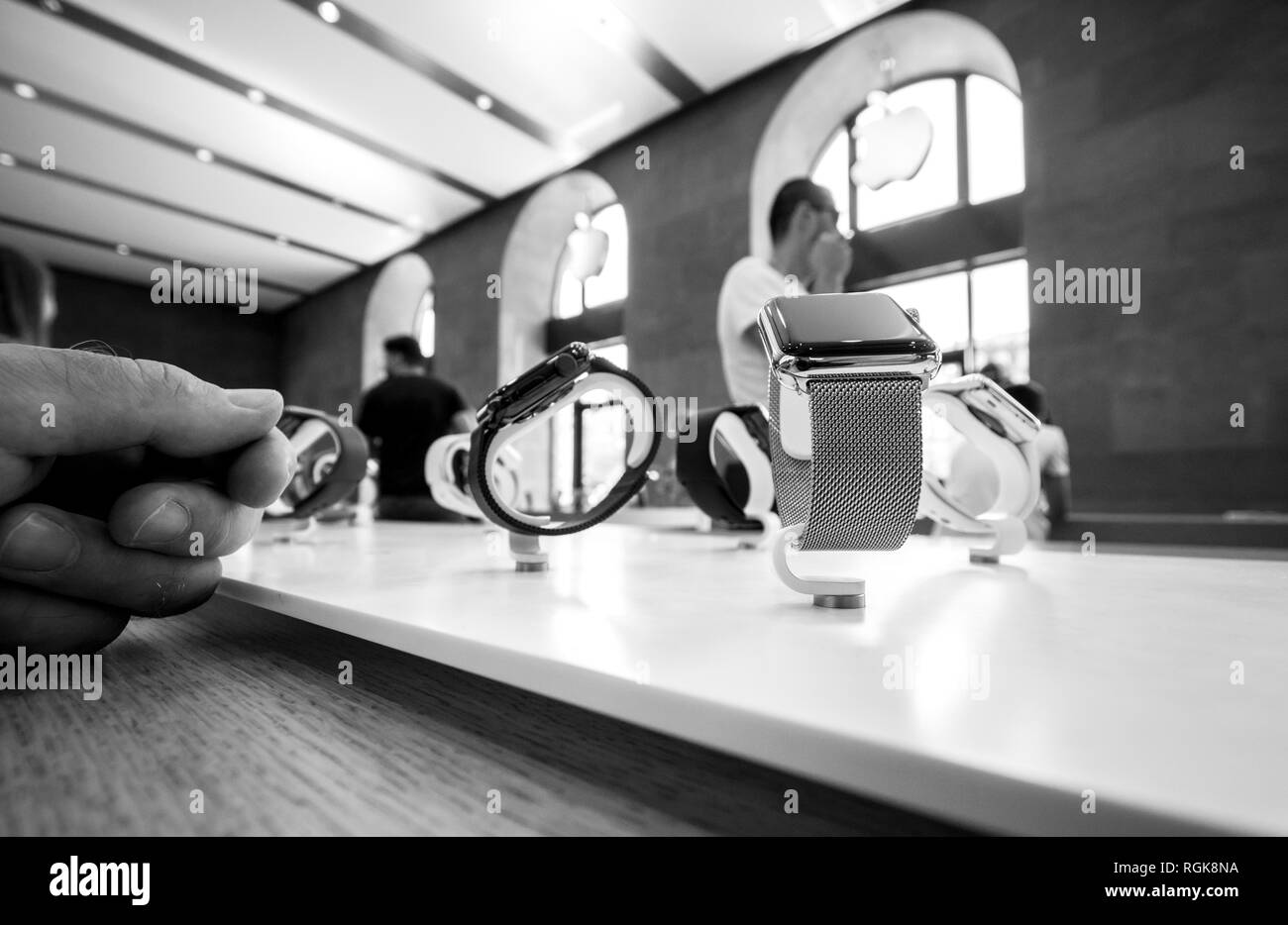 Apple logo interior Black and White Stock Photos & Images - Alamy