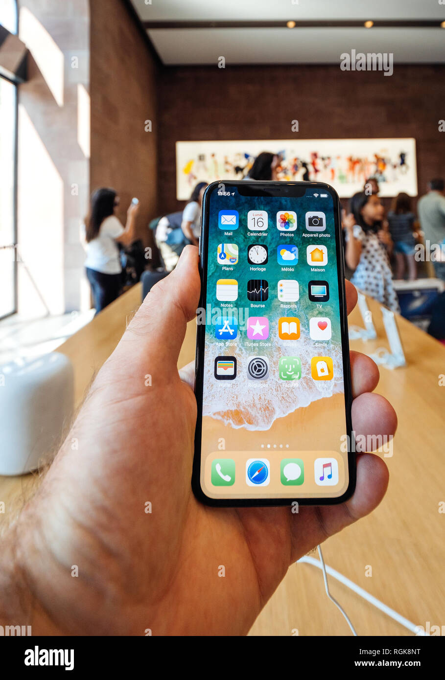 New imac retina hi-res stock photography and images - Alamy