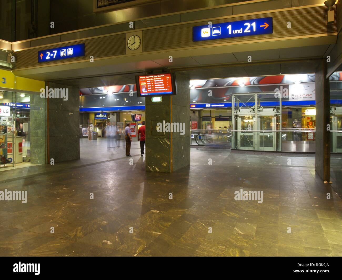 Graz hauptbahnhof hi-res stock photography and images - Alamy