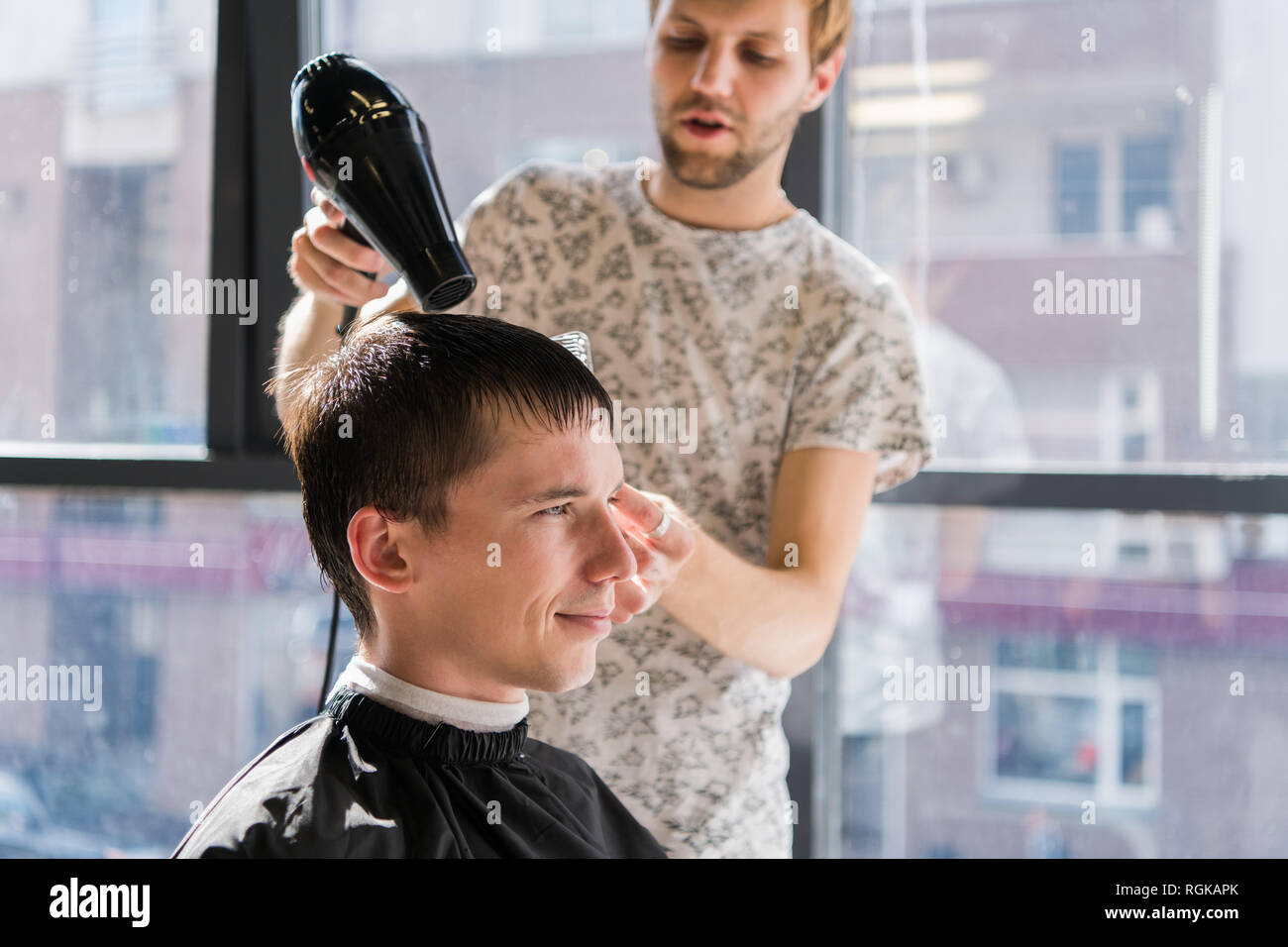 Mens hair salon hi-res stock photography and images - Alamy