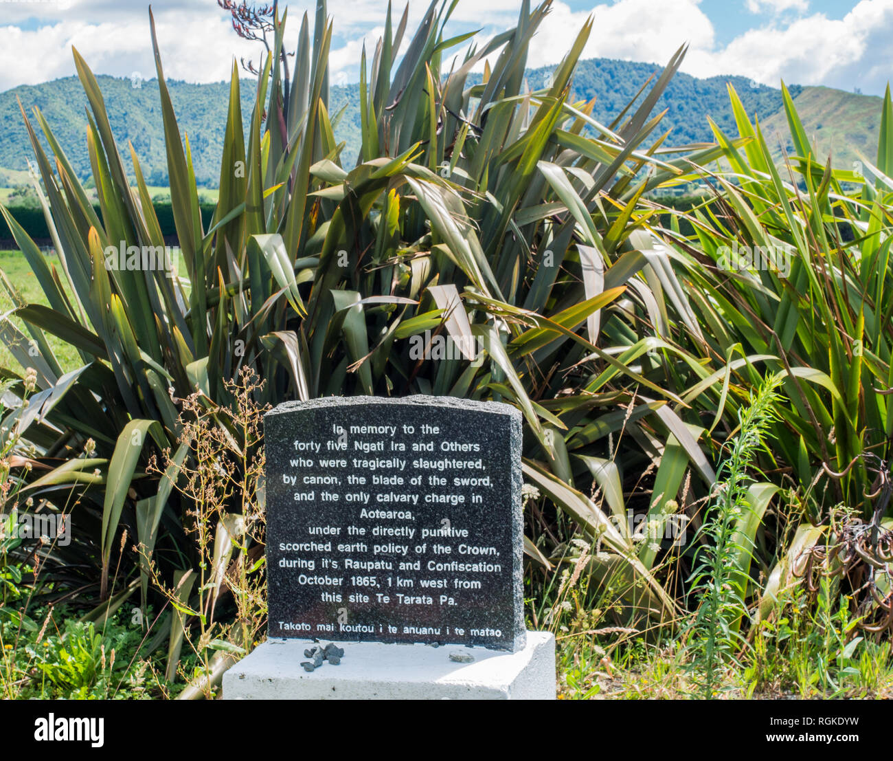 Memorial to Maori warriors killed during 1865 Te Tarata battle, Opotiki ...