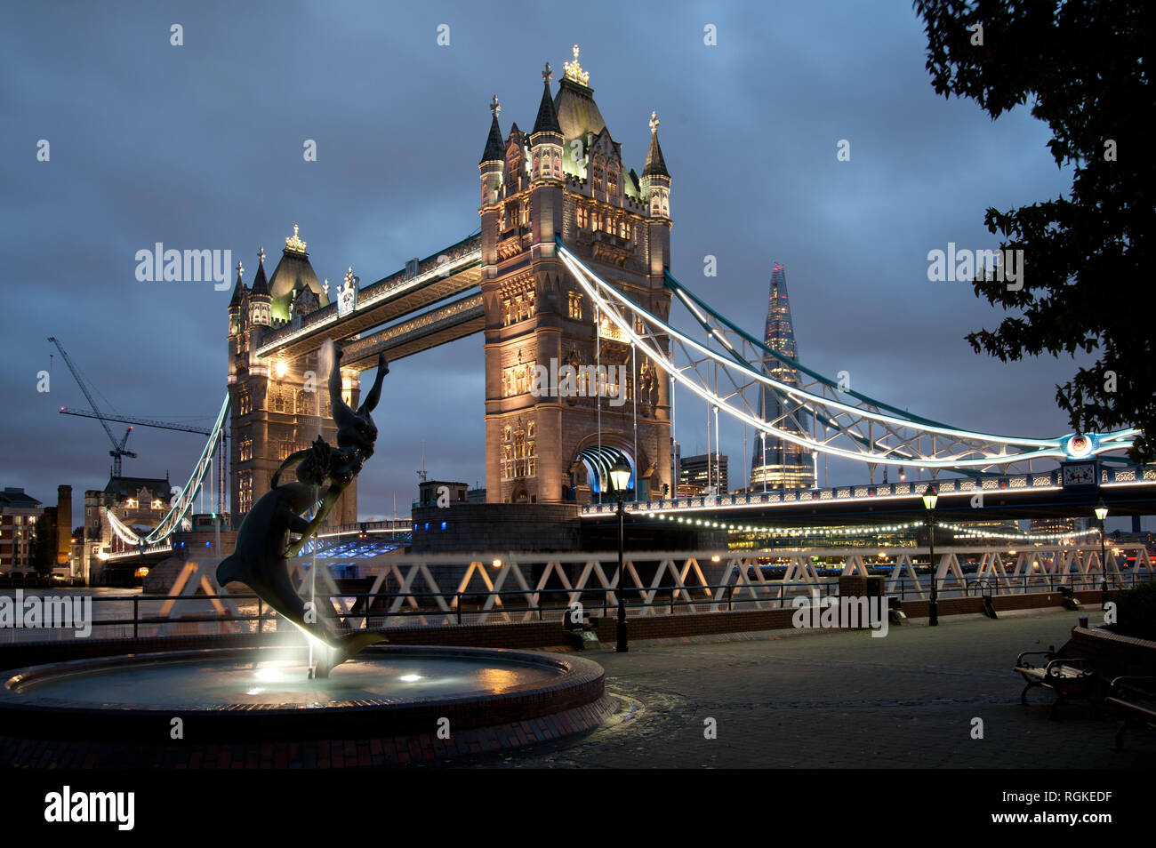 London, Tower Bridge bei Nacht - London, Tower Bridge by Night Stock ...
