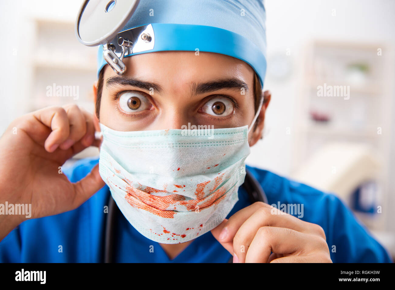 Doctor scissors fun hi-res stock photography and images - Alamy