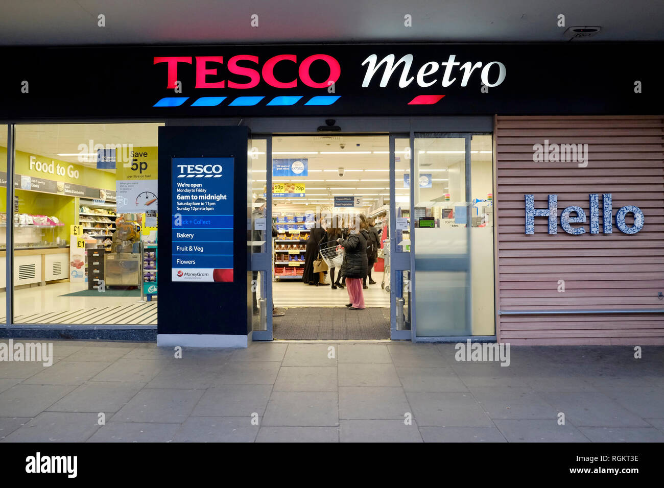 Tesco metro london hi-res stock photography and images - Alamy