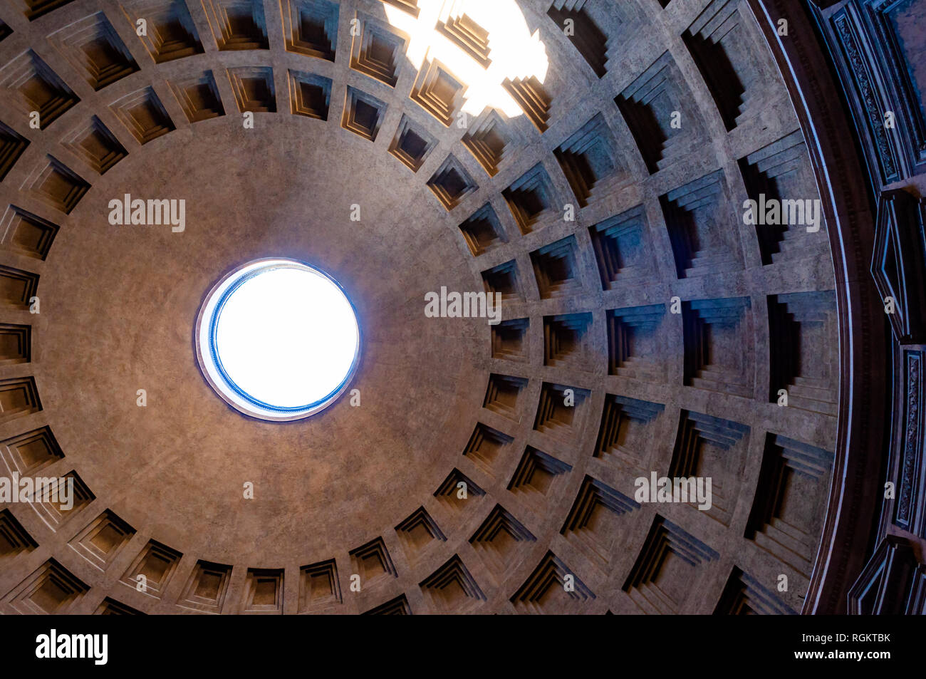 Sunlight skylight sun ceiling hi-res stock photography and images - Alamy