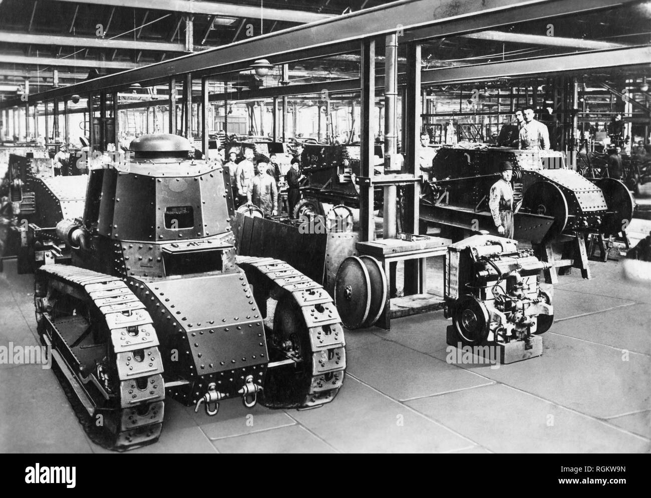 metallurgical industry, fiat, turin, italy, 1930-1940 Stock Photo - Alamy