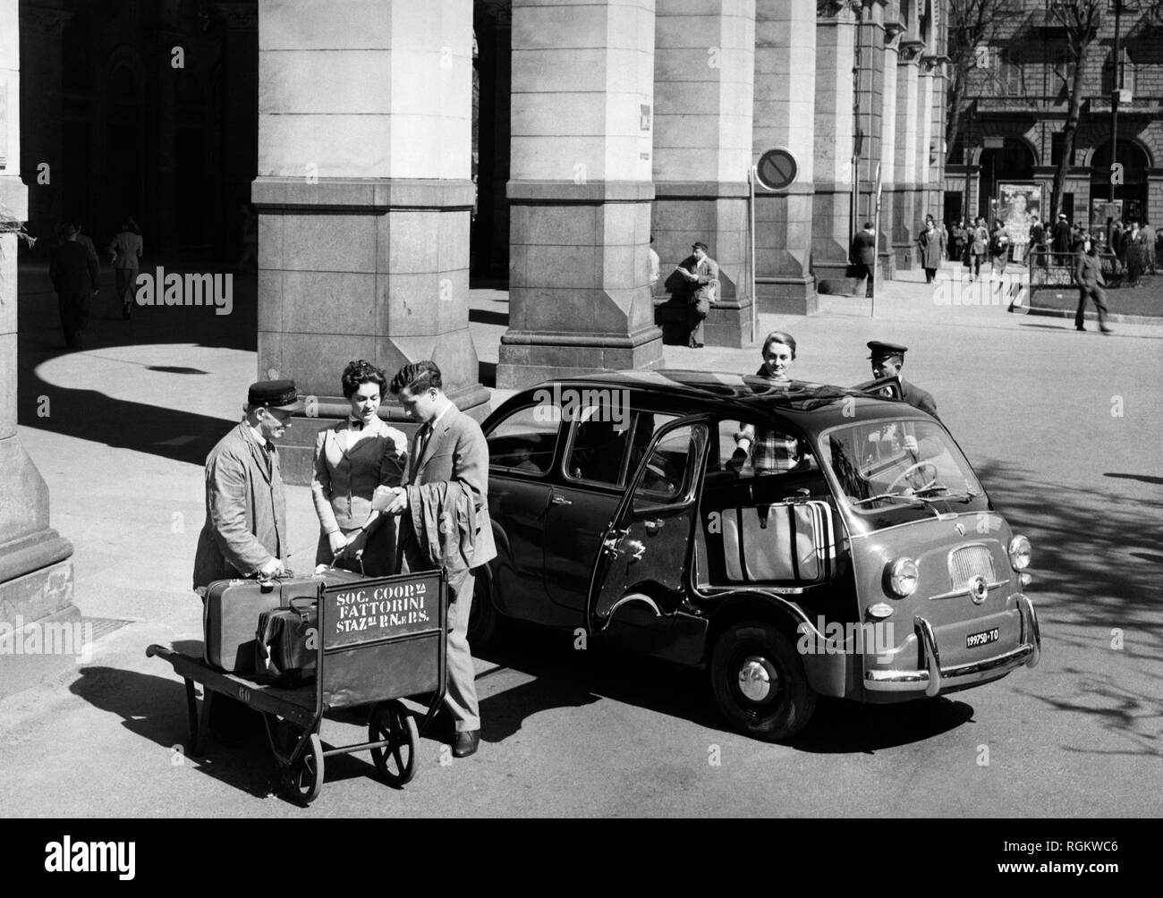 Fiat 600 multipla hi-res stock photography and images - Alamy
