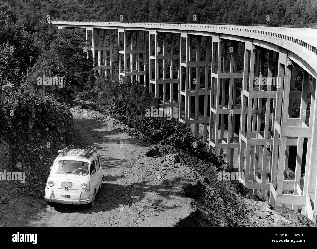 viaduct under construction, italy, 1960 Stock Photo - Alamy