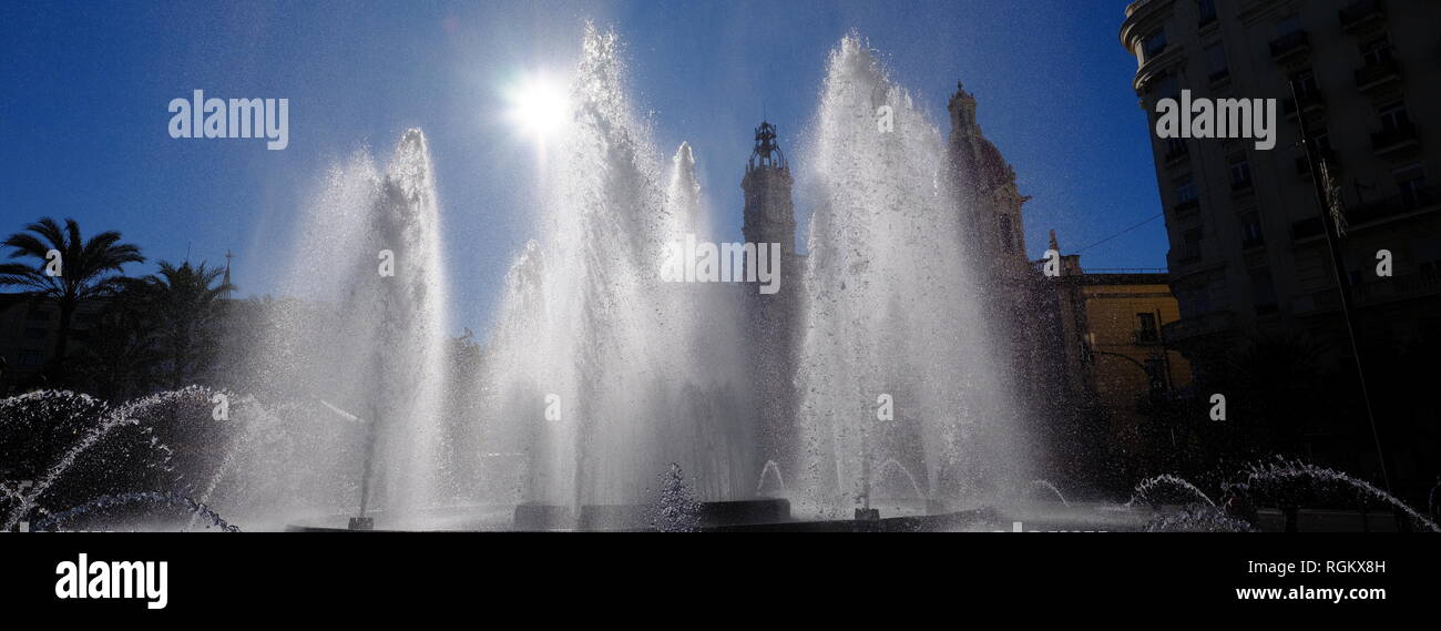Valencia City Hall Plaza Square and Fountain designed by Javier ...