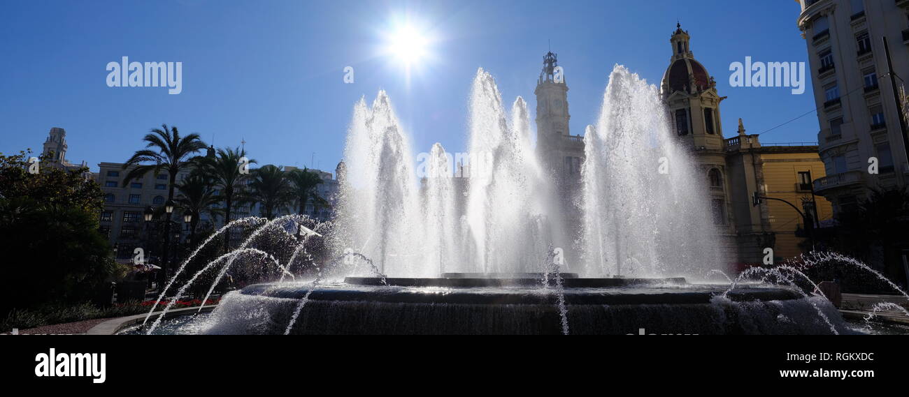 Valencia City Hall Plaza Square and Fountain designed by Javier ...