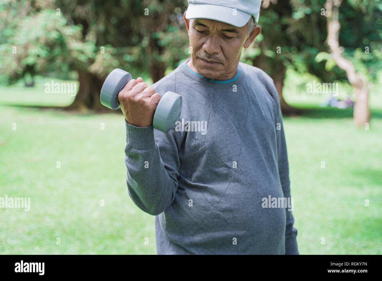 Asian senior elder couple using hi-res stock photography and images - Alamy