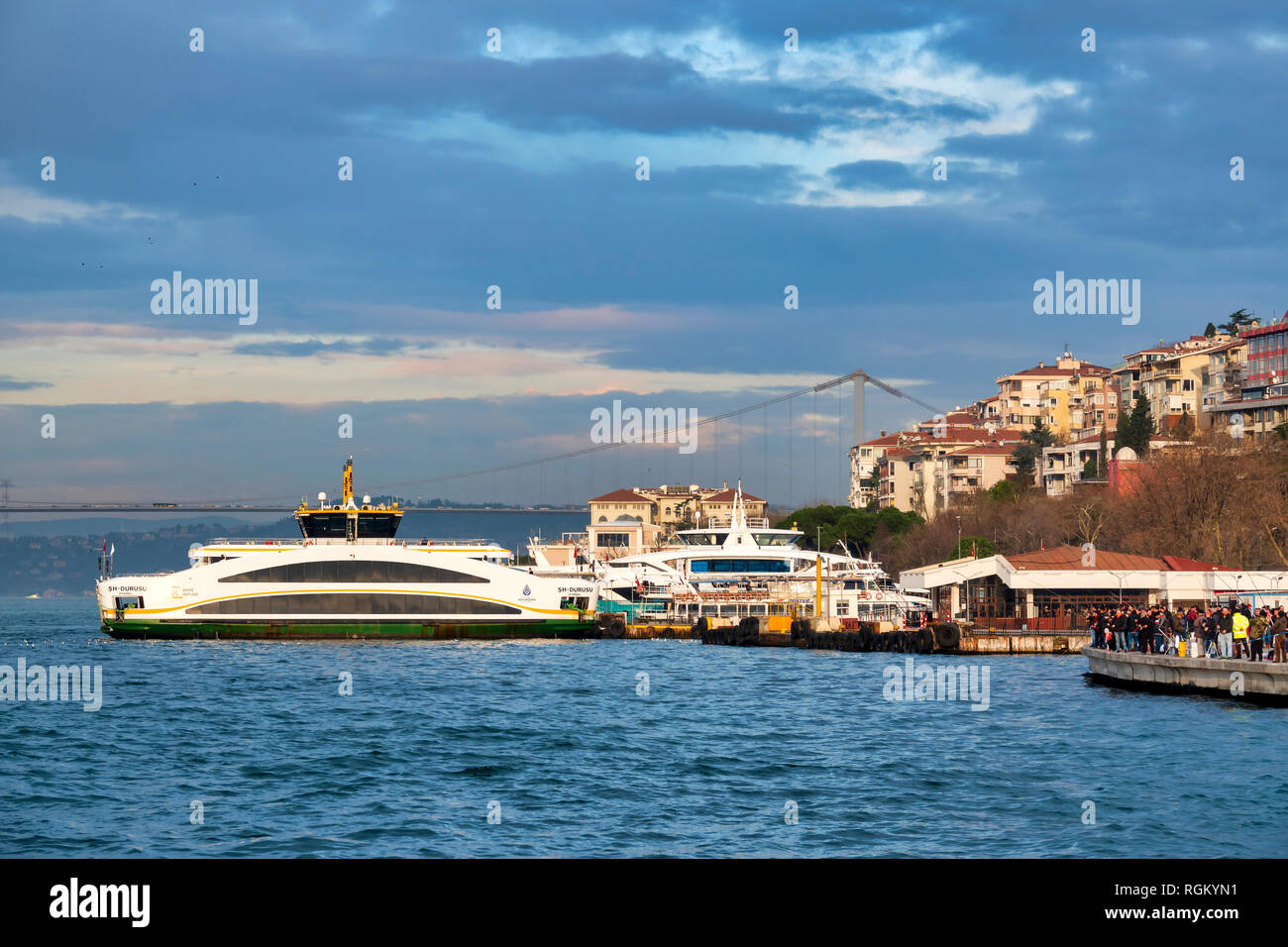 Docks of Uskudar, Istanbul, Turkey Stock Photo - Alamy