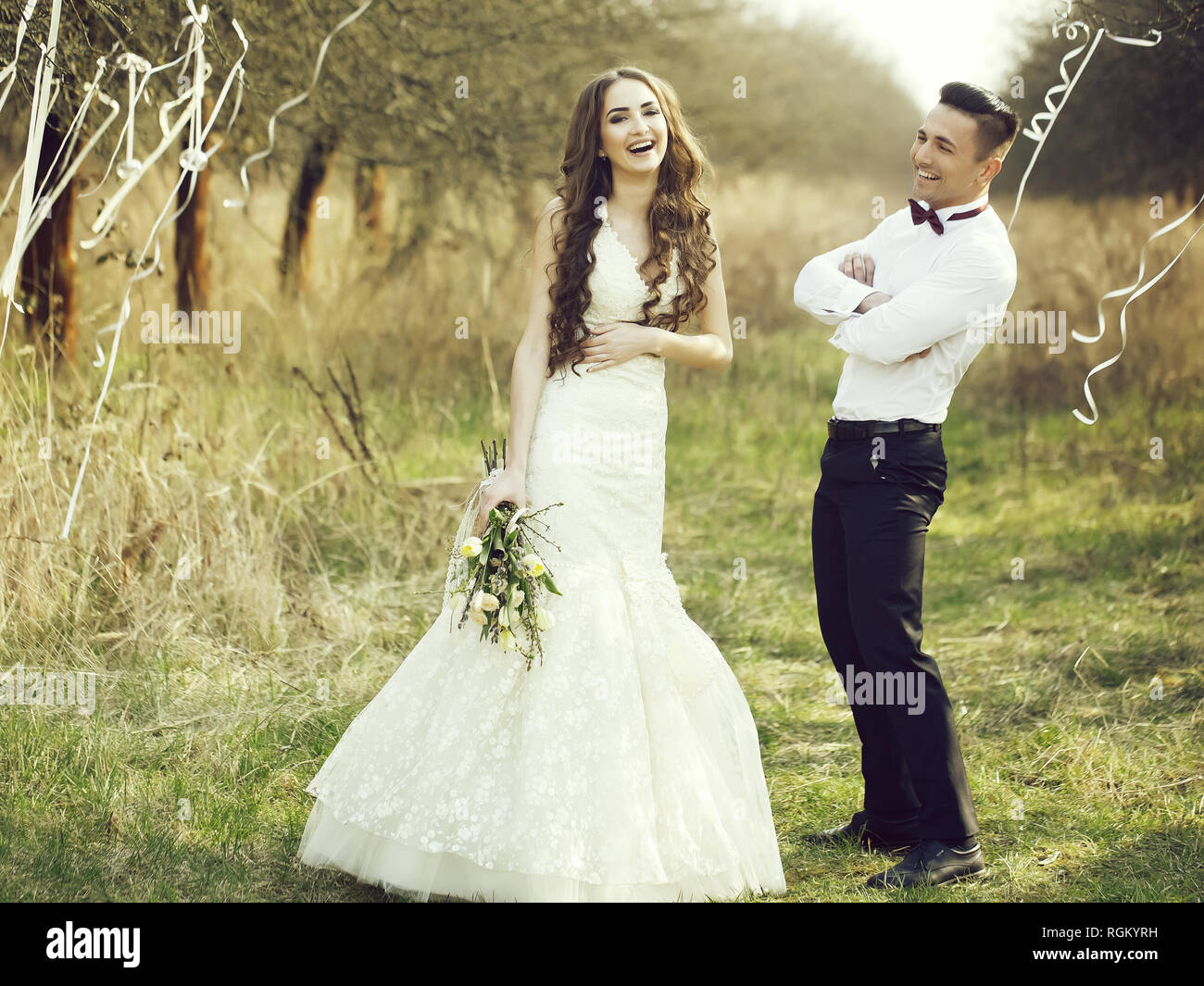 Happy wedding couple Stock Photo - Alamy