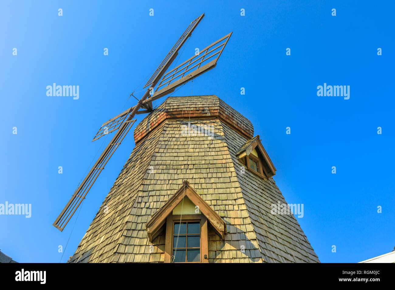 American style windmill hi-res stock photography and images - Alamy