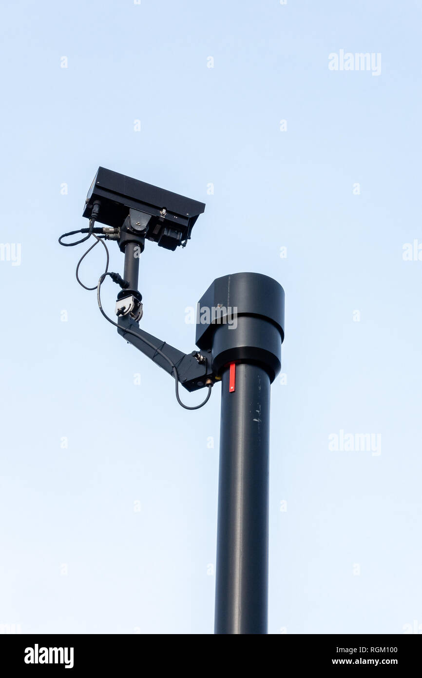 Black security camera hi-res stock photography and images - Alamy