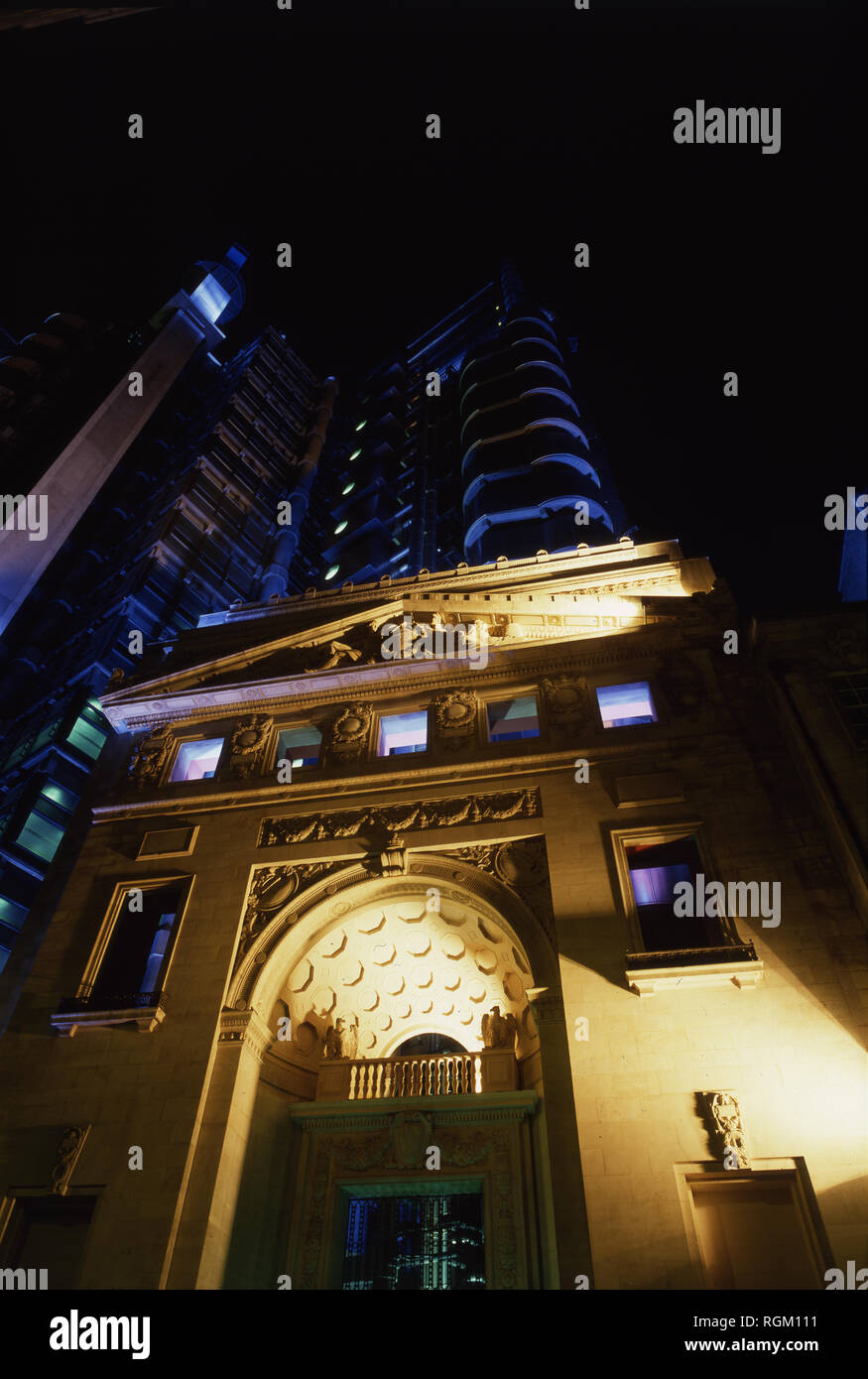 London building night facade hi-res stock photography and images - Alamy