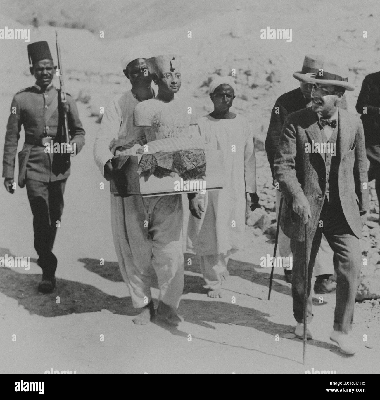 Howard Carter who discovered Tutankhamun's Tomb in the Valley of the ...