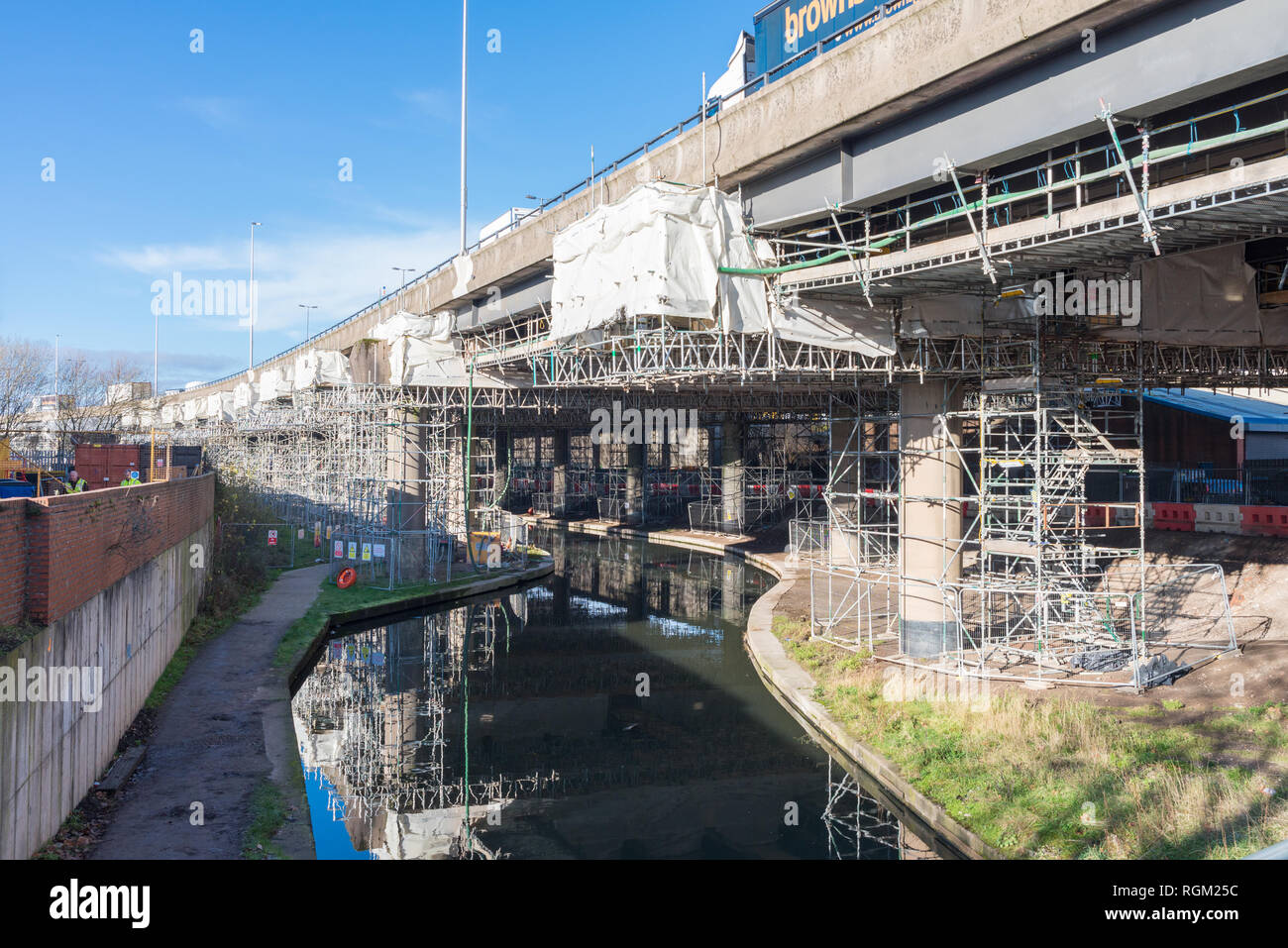 Major repairs to the elevated section of M5 motorway at West Bromwich ...