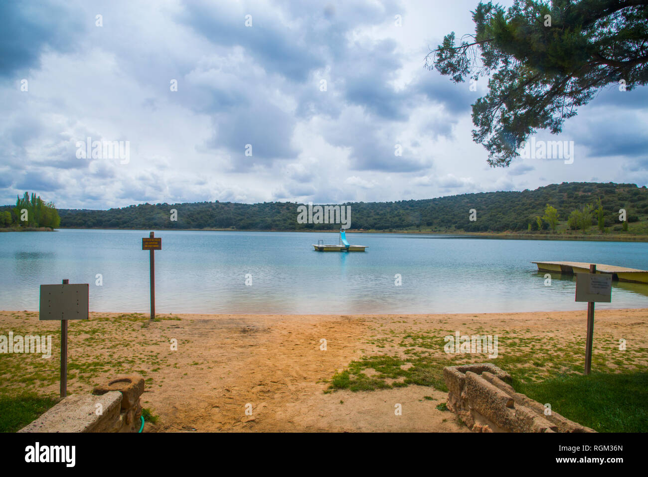 Beach. La Colgada lake, Lagunas de Ruidera Nature Reserve, Ciudad Real ...