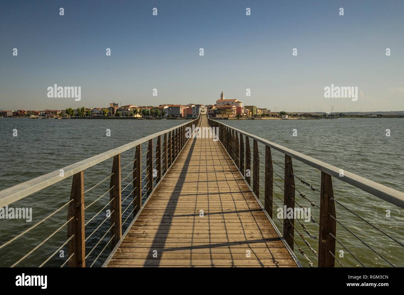Walkway at lake hi-res stock photography and images - Alamy