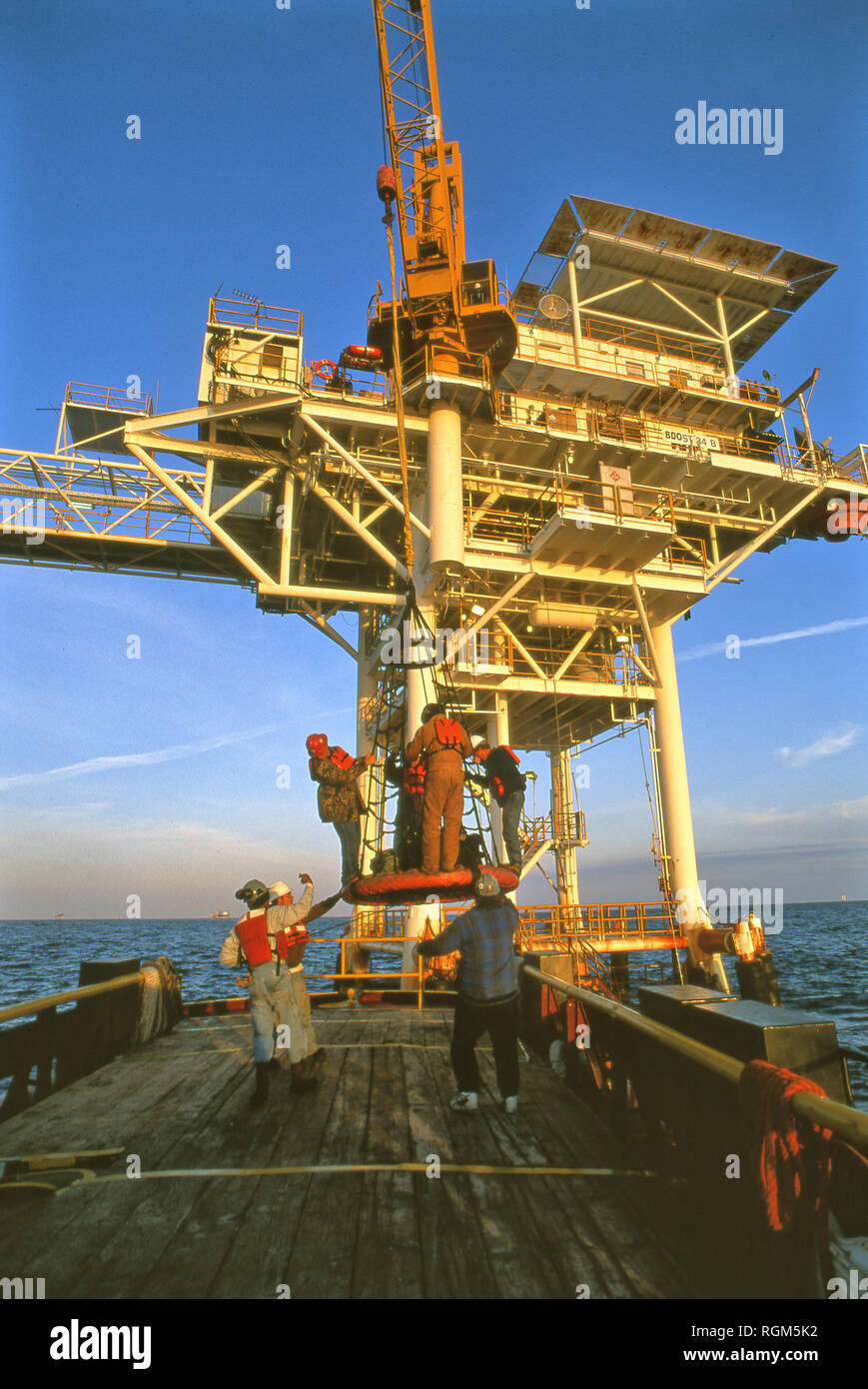 Oil rigs gulf of mexico hi-res stock photography and images - Alamy