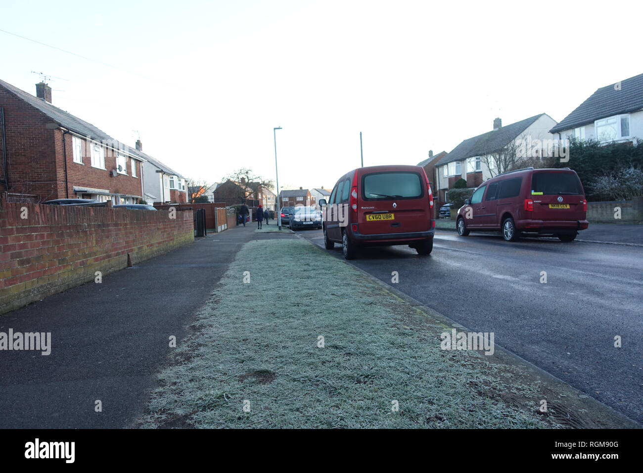 UK Weather - Cold and frosty with clear skies in Reading, Berkshire, UK ...