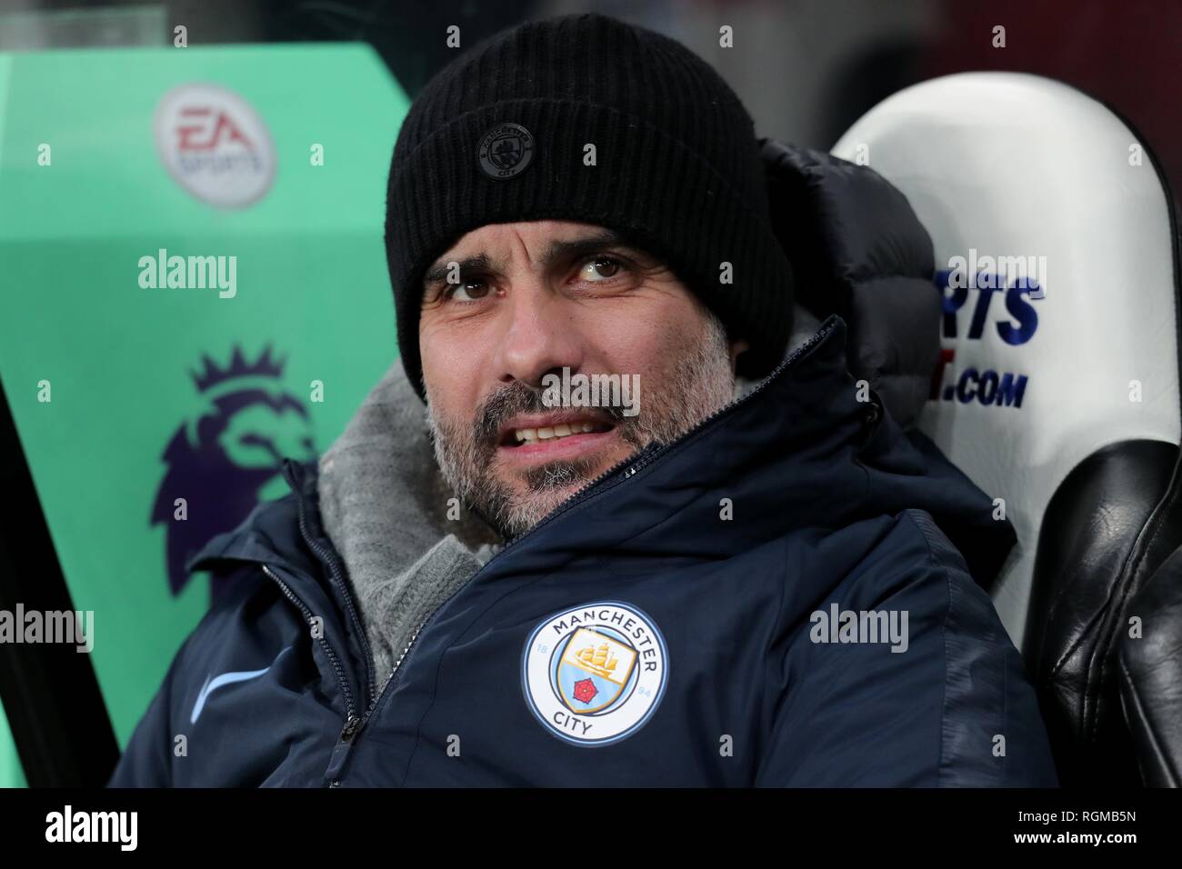 Sport football manager dugout hi-res stock photography and images - Alamy