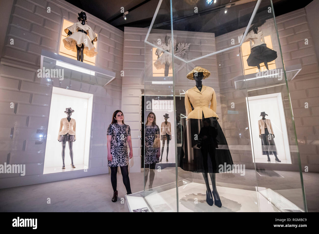 Entrance of christian dior hi-res stock photography and images - Alamy