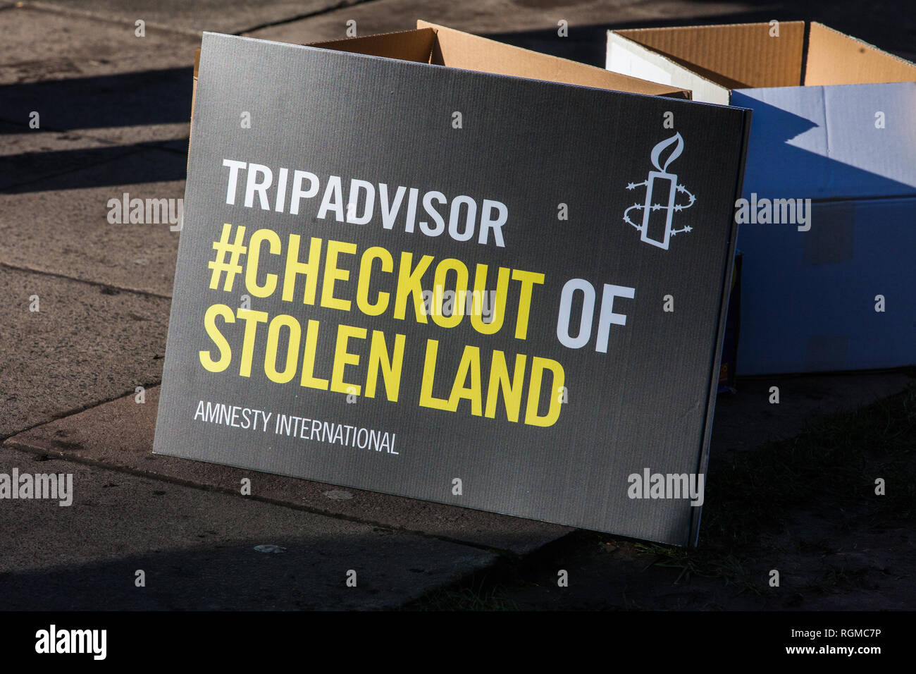 Amnesty international headquarters london hi-res stock photography and ...