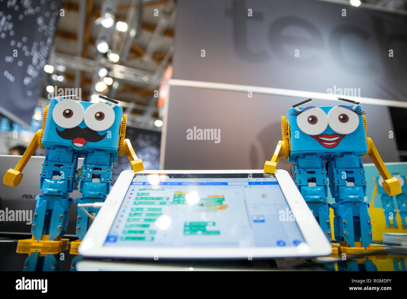 Toy robots display hi-res stock photography and images - Alamy