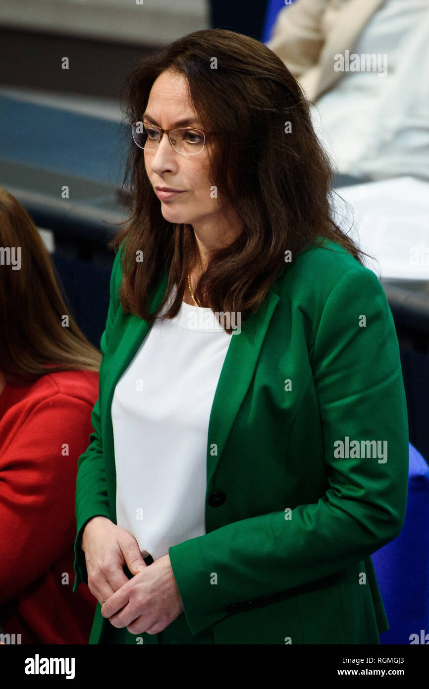 Yasmin Fahimi High Resolution Stock Photography and Images - Alamy