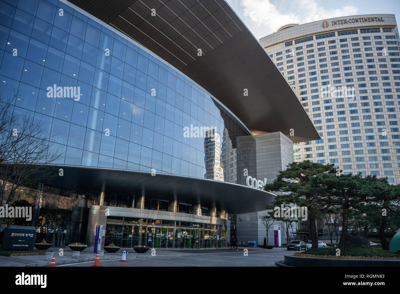 Seoul, South Korea - Desember, 2018: View of Starfield Library in ...