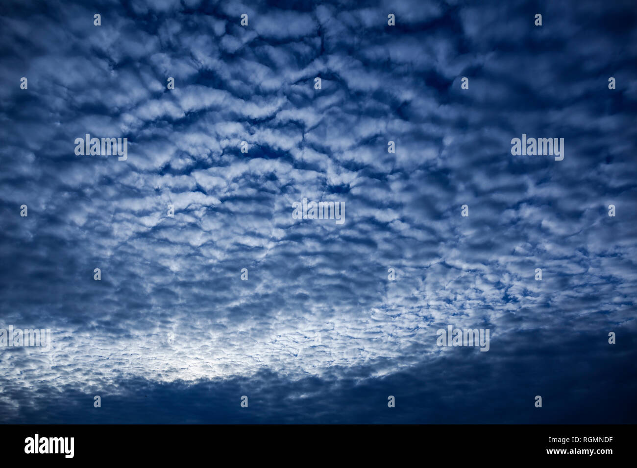 Cumulus cloud cover hi-res stock photography and images - Alamy