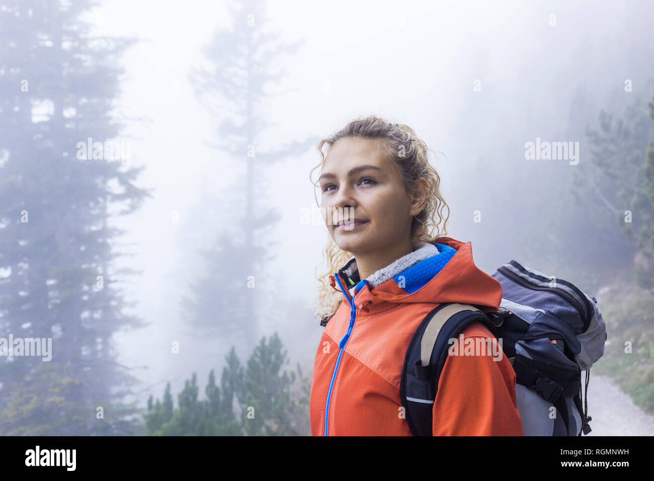 Hiking clothes woman hi-res stock photography and images - Alamy