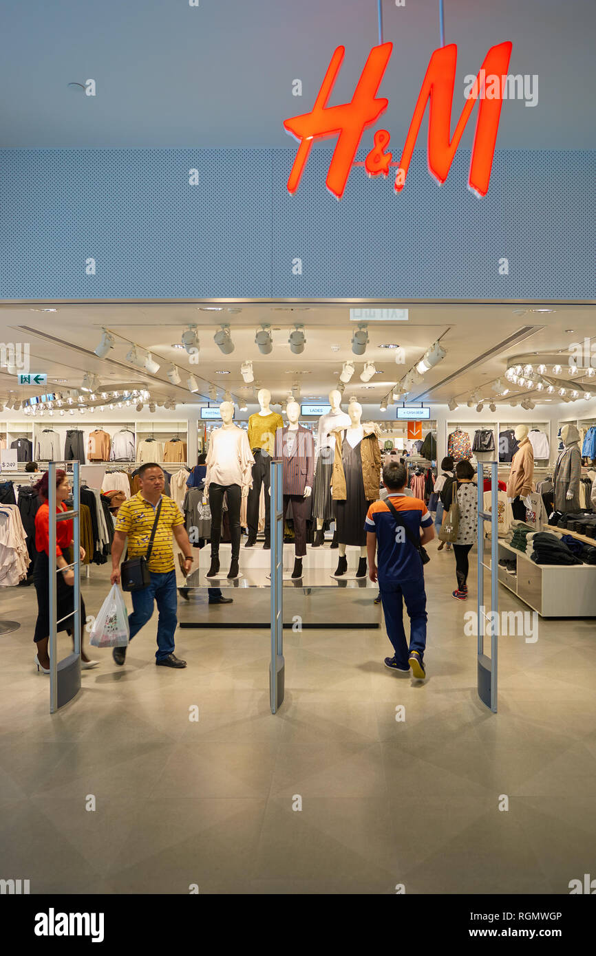 HONG KONG - CIRCA NOVEMBER, 2016: H & M store in Hong Kong. H & M ...