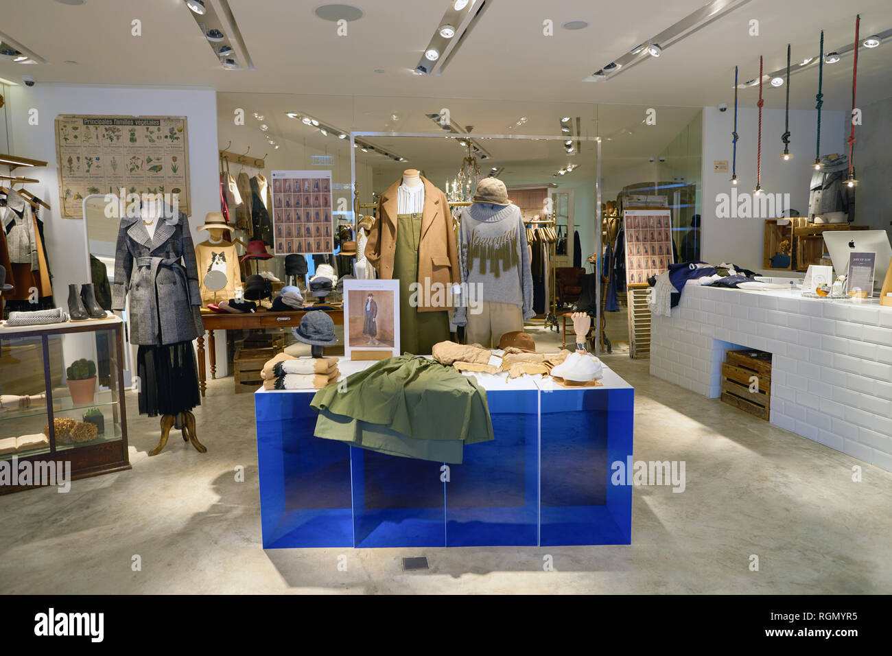 HONG KONG - CIRCA NOVEMBER, 2016: initial store in Hong Kong. Shopping ...