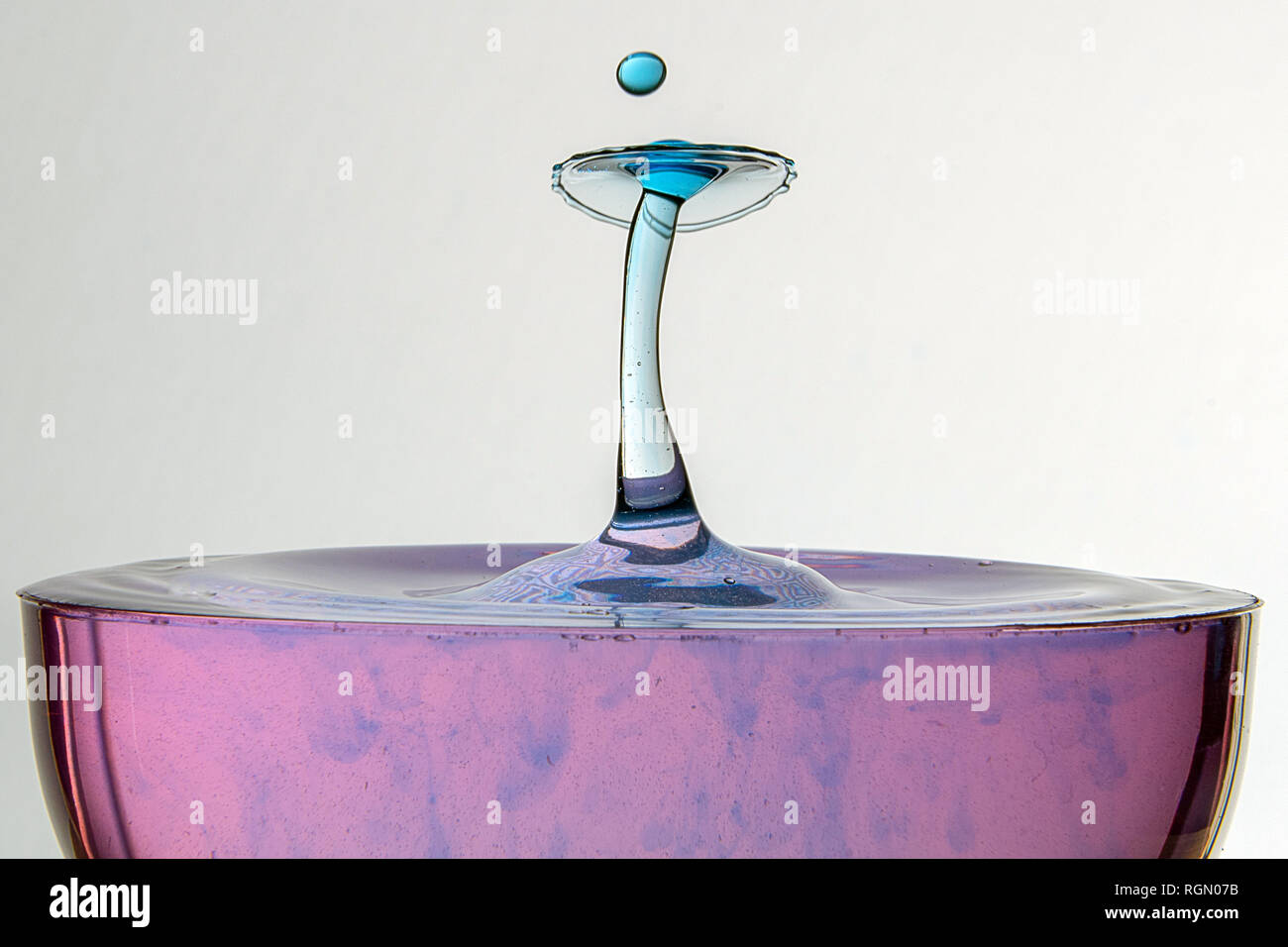 Water droplets collide fresh liquid hi-res stock photography and images ...