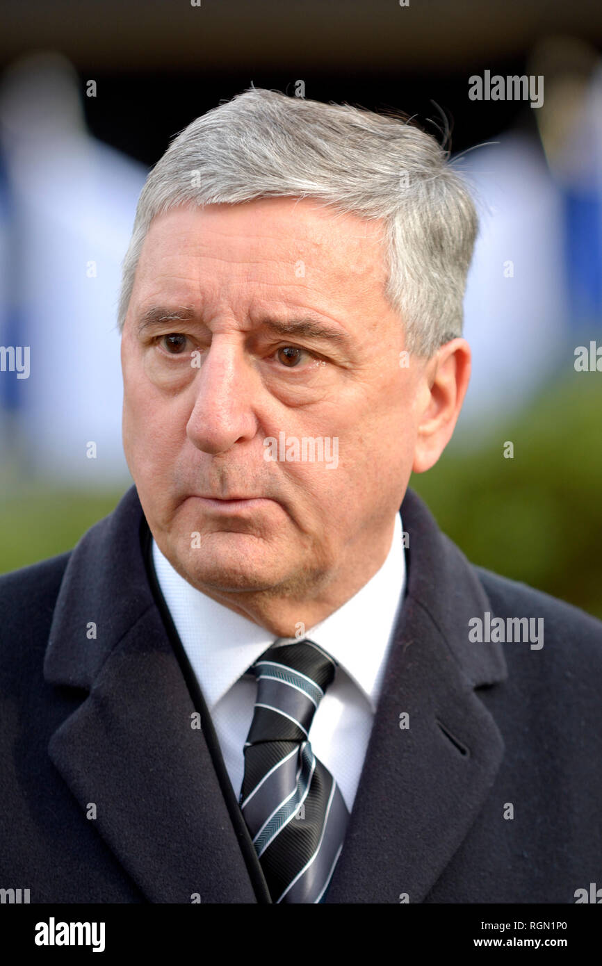 Jim fitzpatrick mp hi-res stock photography and images - Alamy