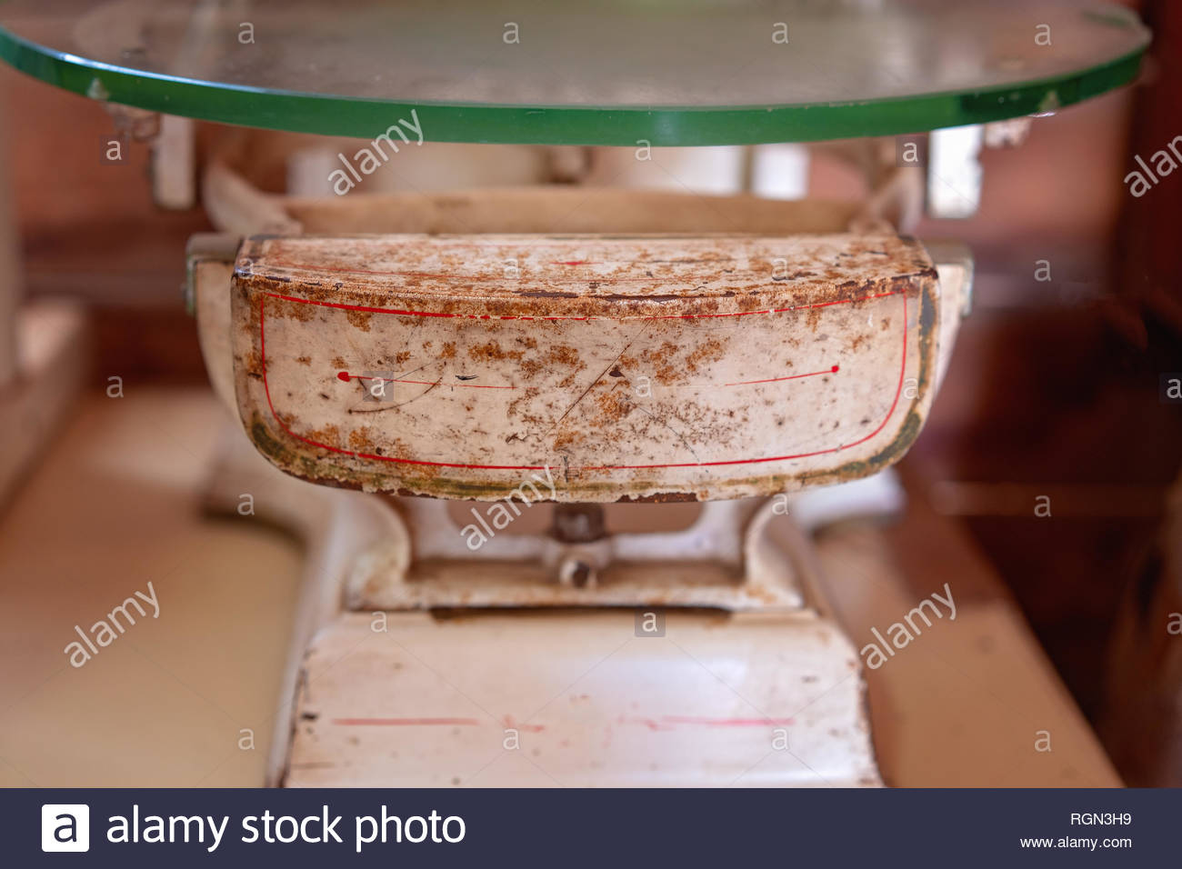 Old Fashioned Weighing Scales Stock Photos & Old Fashioned Weighing ...