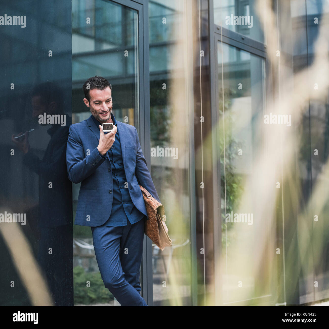 Leaving work hi-res stock photography and images - Alamy