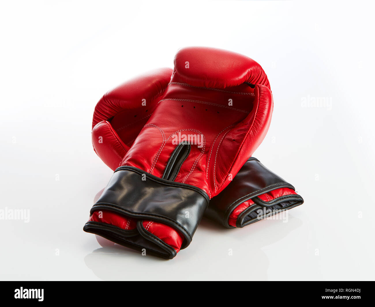 Red boxing gloves hi-res stock photography and images - Alamy