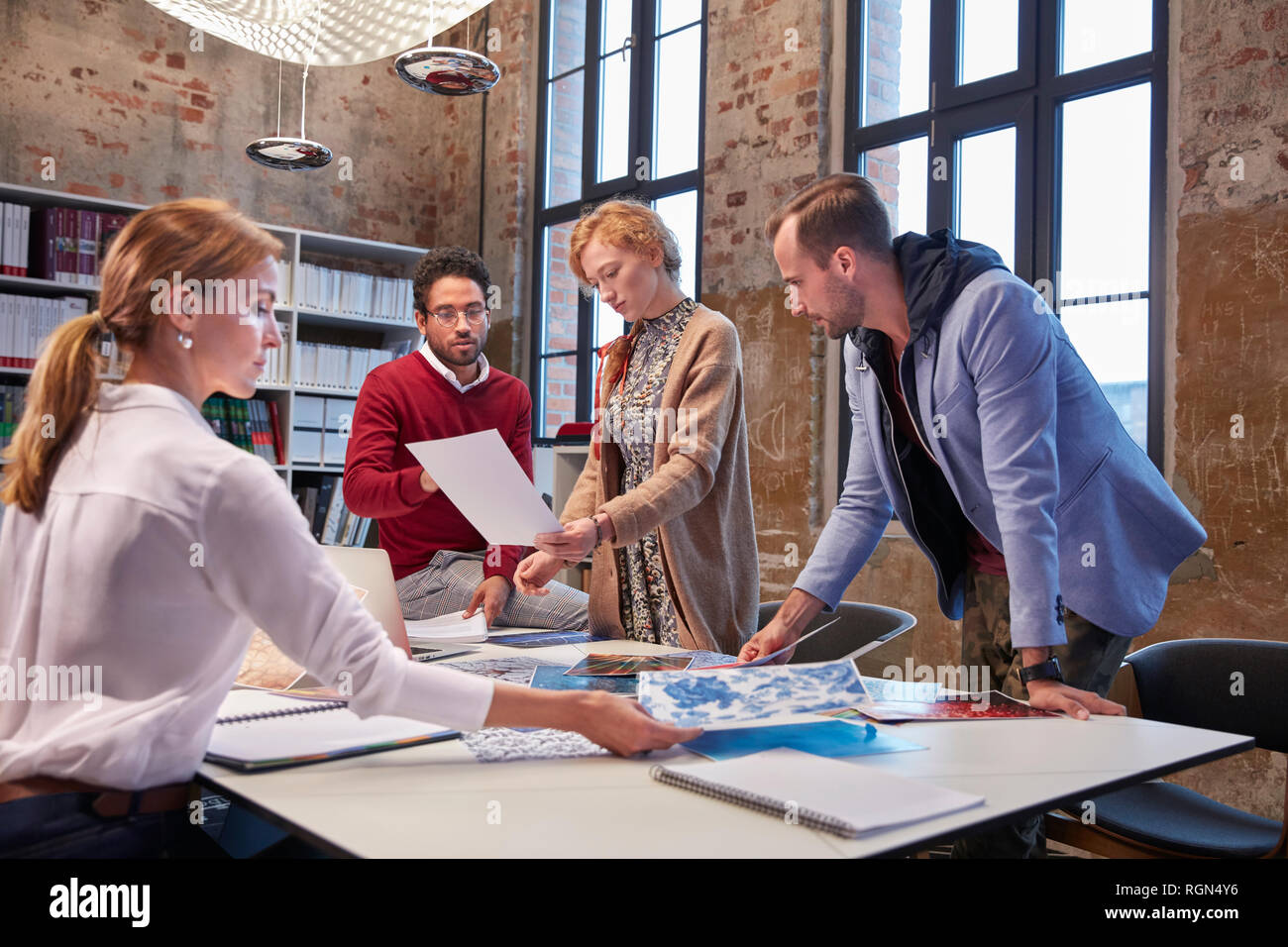 Office brainstorming meeting hi-res stock photography and images - Alamy