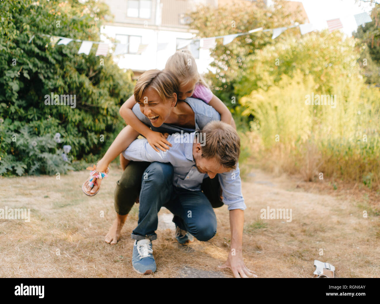 Carefree families hi-res stock photography and images - Alamy