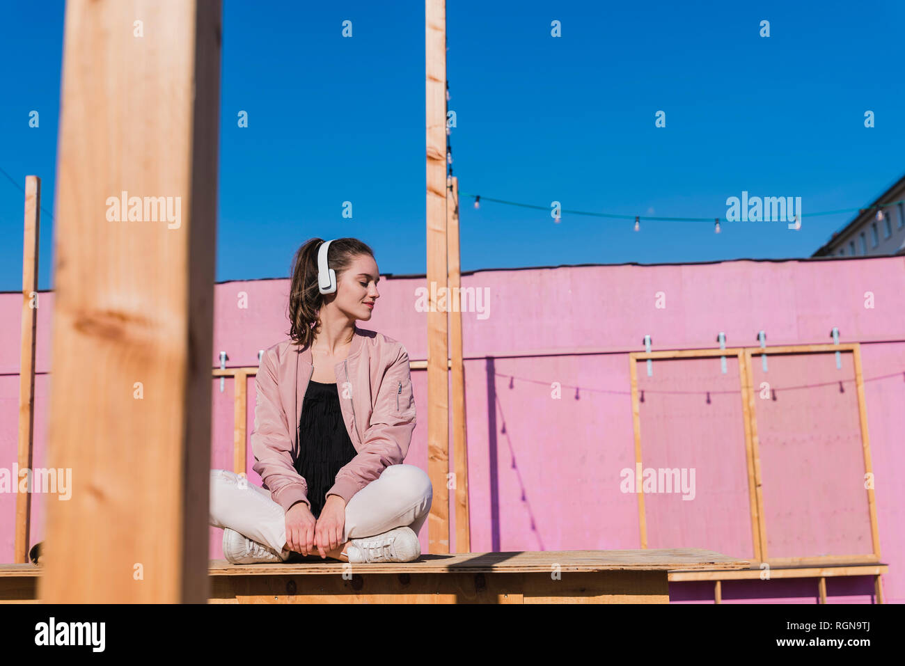 Sitting platform hi-res stock photography and images - Alamy