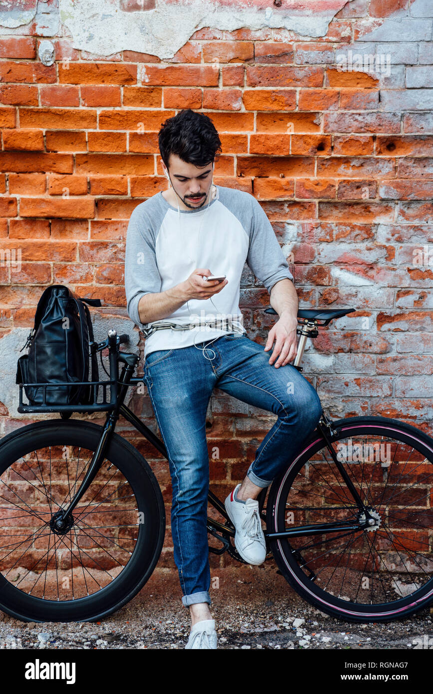 Fixed telephones hi-res stock photography and images - Alamy