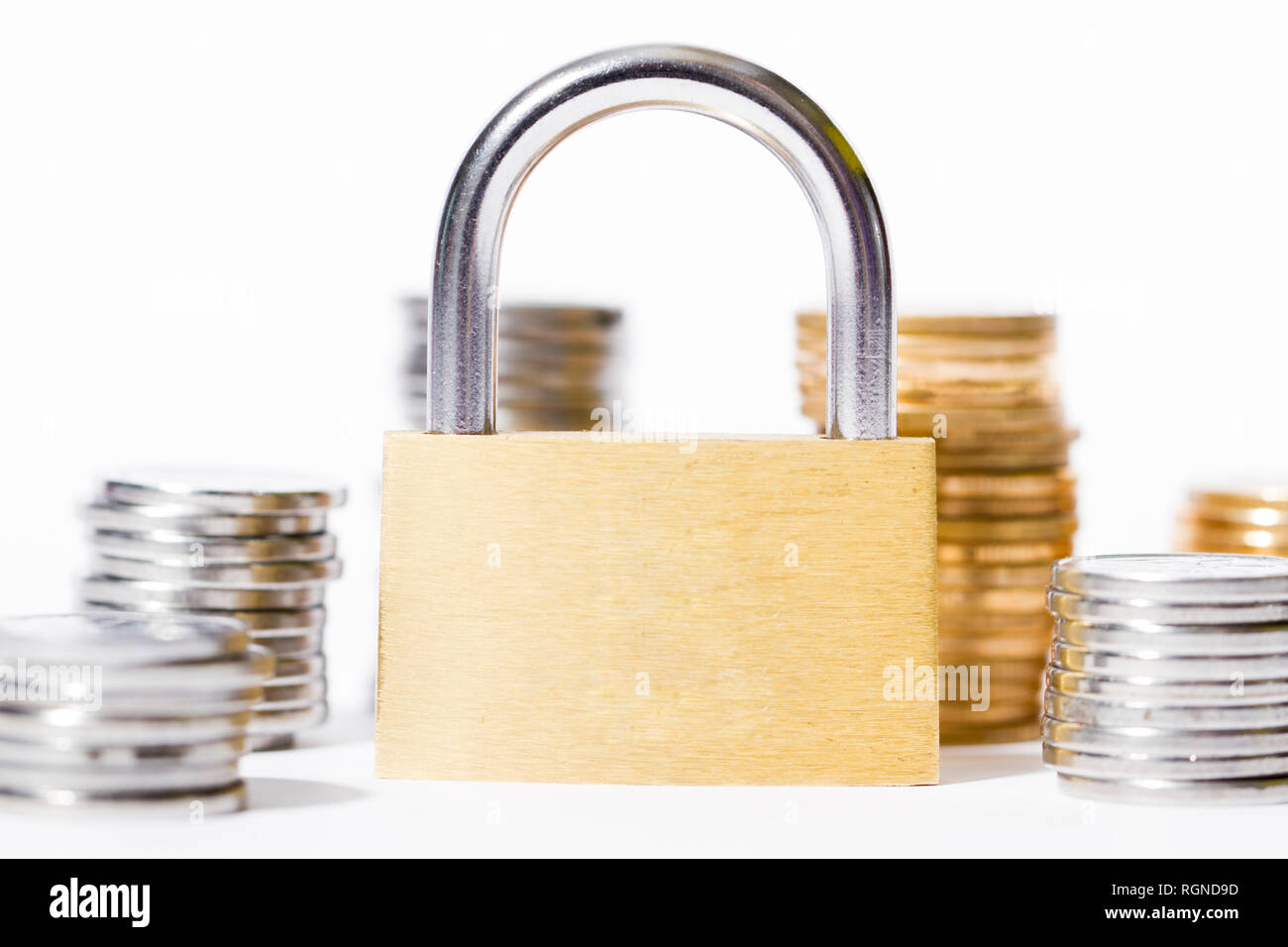 Coin lock hi-res stock photography and images - Alamy
