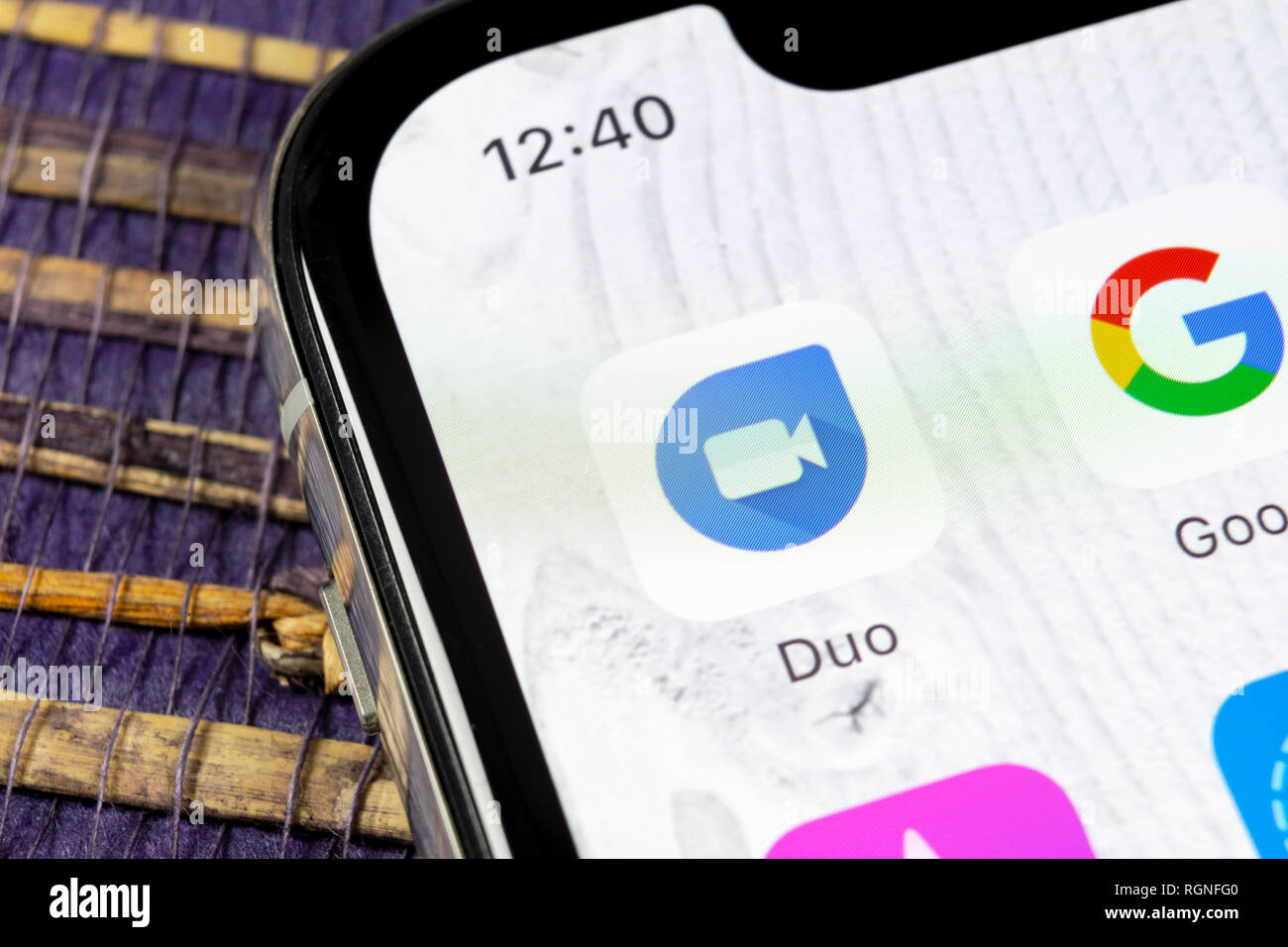 Google duo app logo hi-res stock photography and images - Alamy